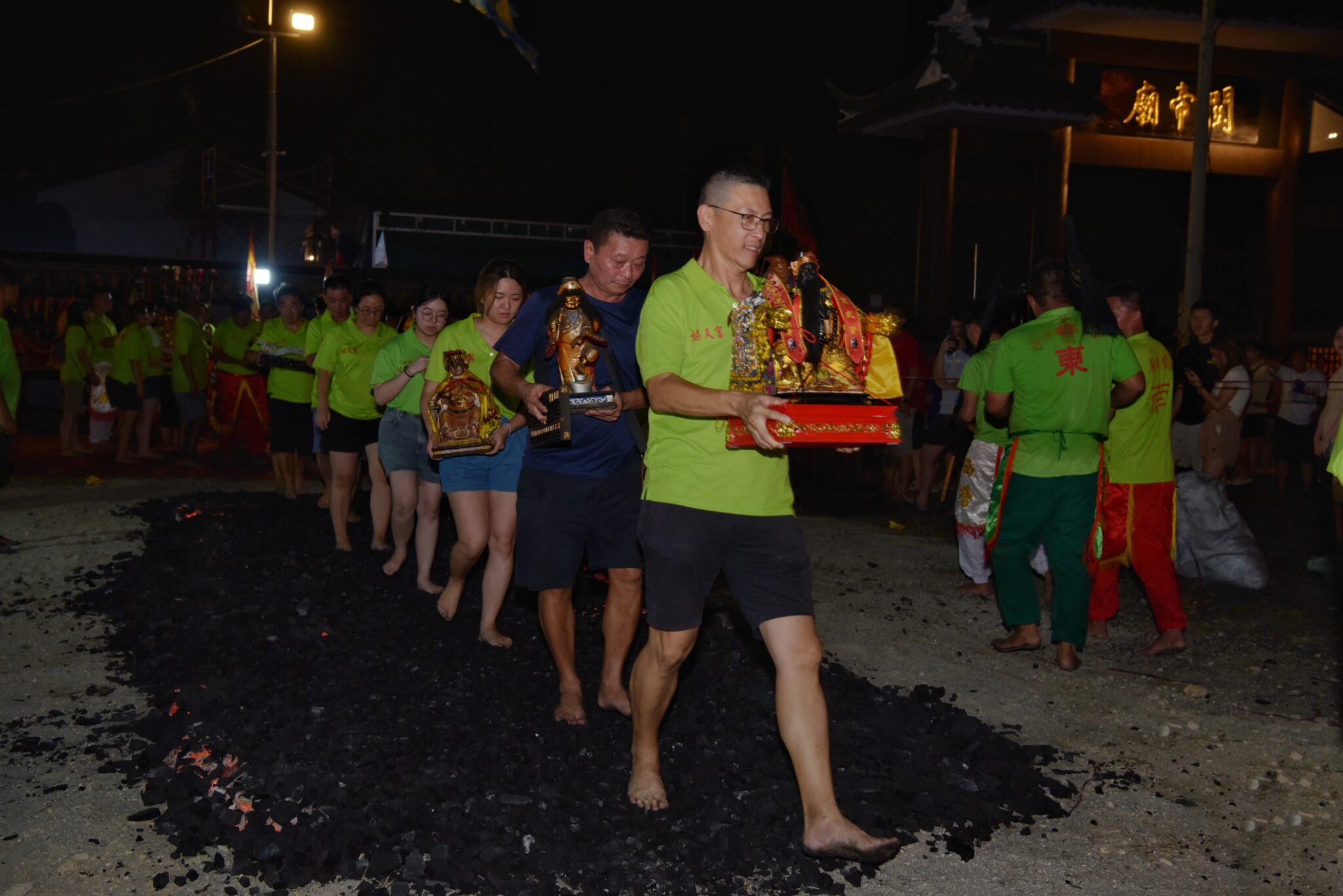Fire Walking Ceremony – sasaran-guandi-temple.my